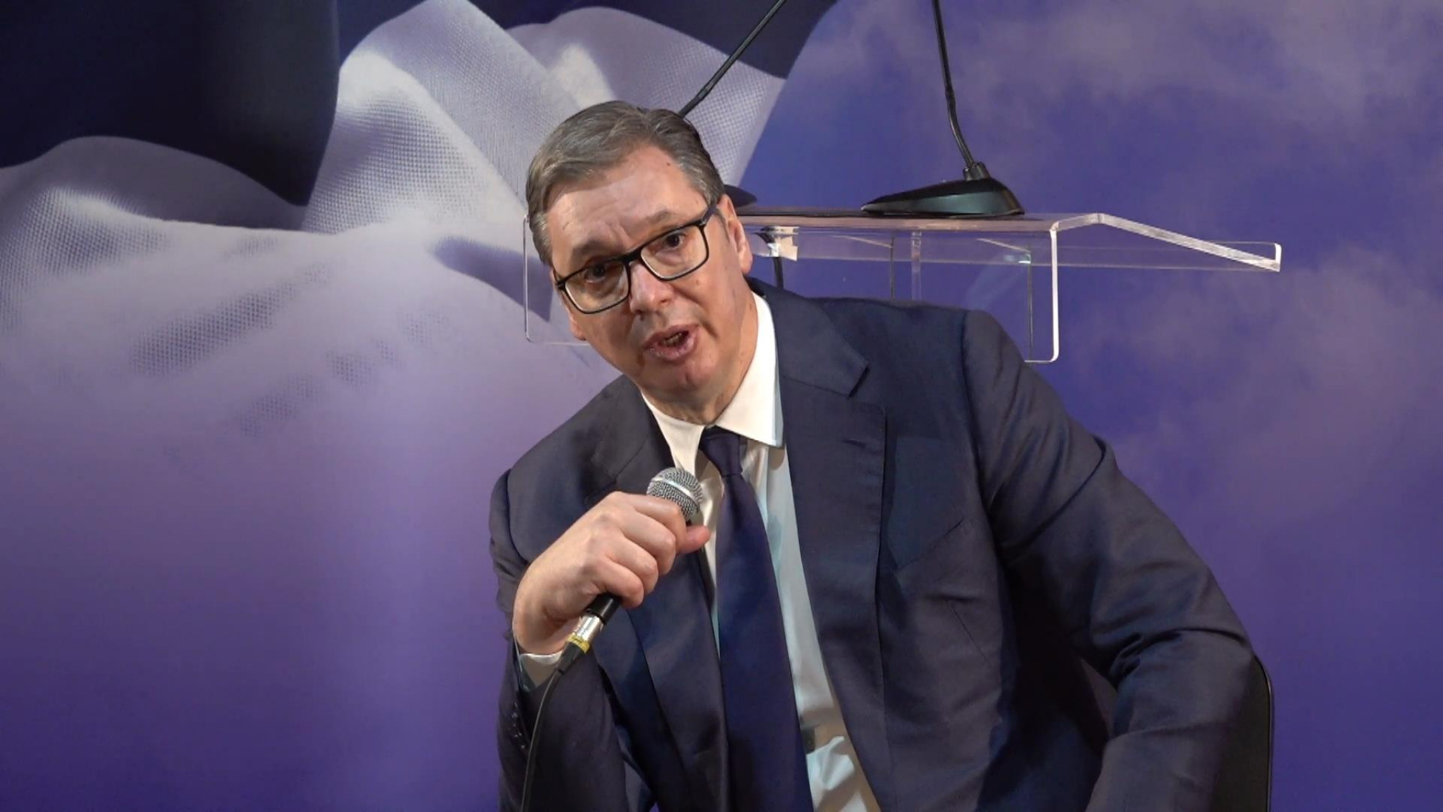 VUČIĆ ZAHVALIO NA VELIČANSTVENOM DOČEKU Dogovorili smo danas da uložimo ...